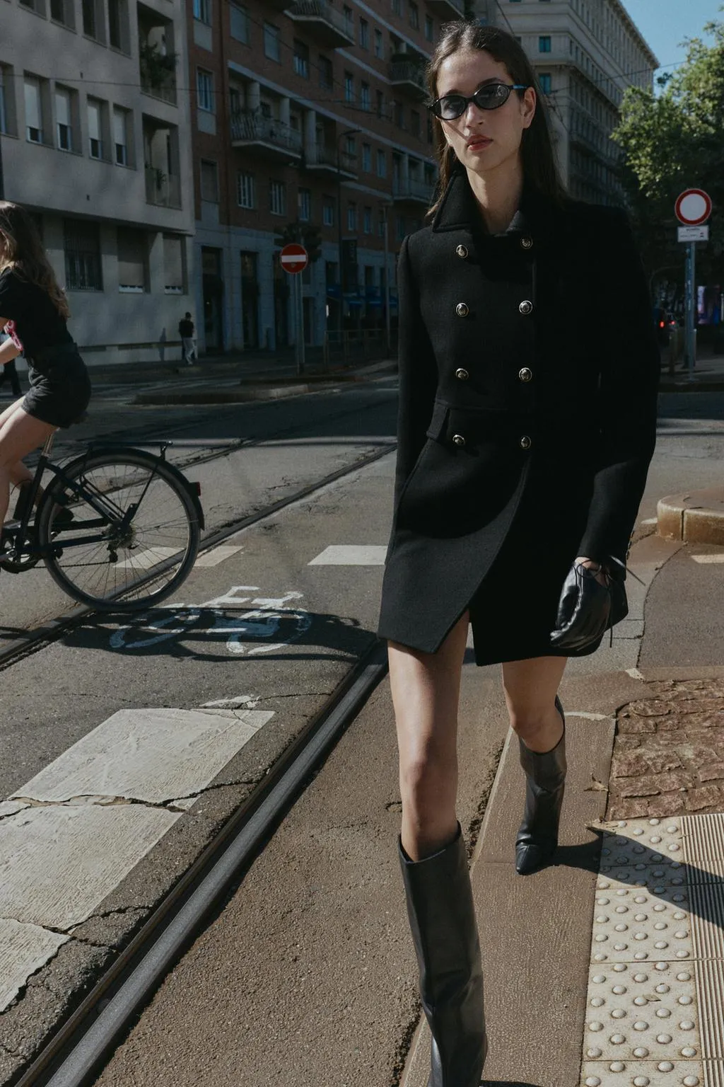 SHORT DOUBLE-BREASTED WOOL COAT – American Store
